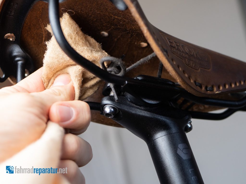 Brooks Sattel einstellen und pflegen - Anleitung ⚒ FRnet